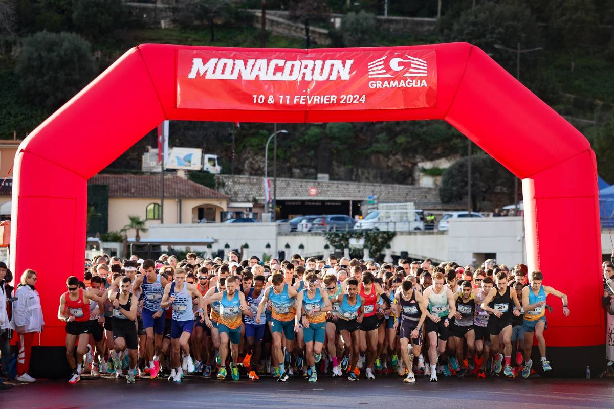 Prince Albert II congratulates Athletes at the Monaco Run